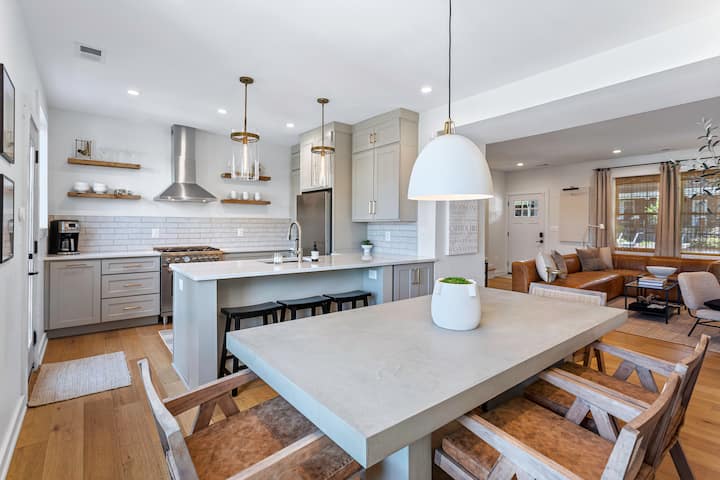 Stylish Townhome In Nw Washington - Washington, DC