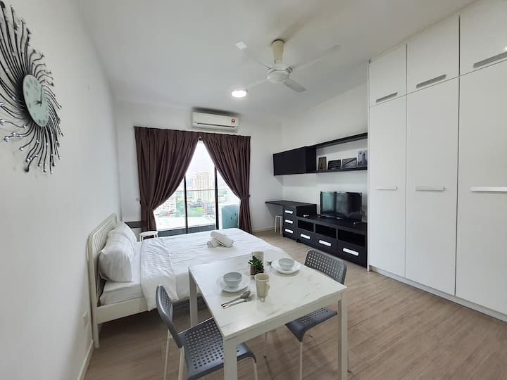 PJ Grand Sofo, Balcony, Wifi, FREE parking, 2pax - Apartments for Rent in Petaling Jaya ...