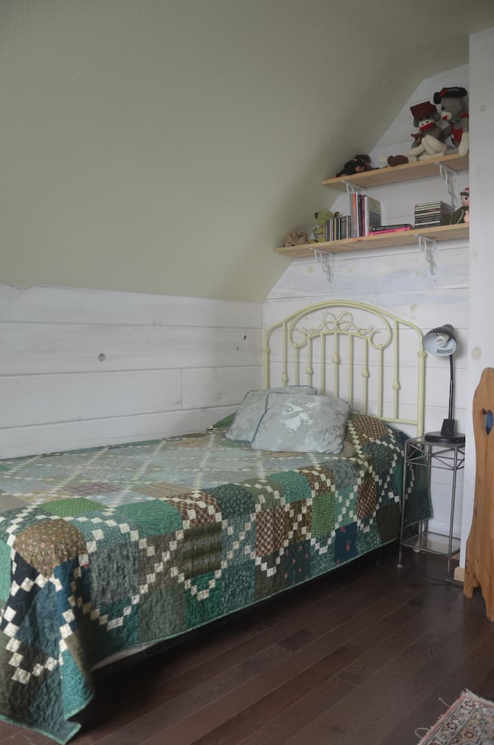 The Rest Nest In Sustainably Built Guest House - Ontario 60