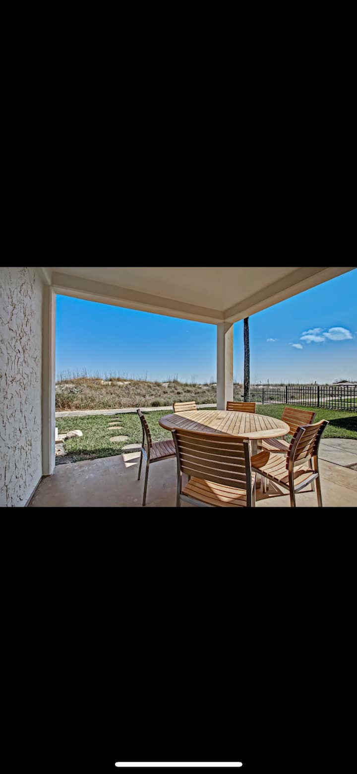 Amazing 3/3 Beach Condo Just Steps From The Ocean - Jacksonville Beach, FL