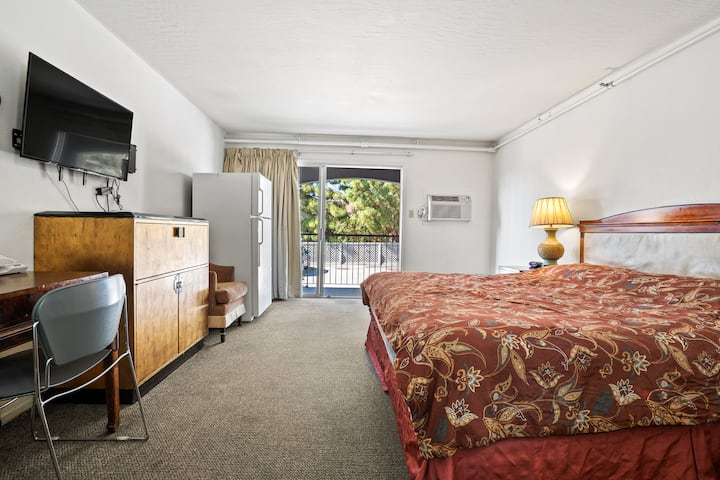 (Cozy Studio, 1br, 1ba, No Kitchen) - Fremont, CA