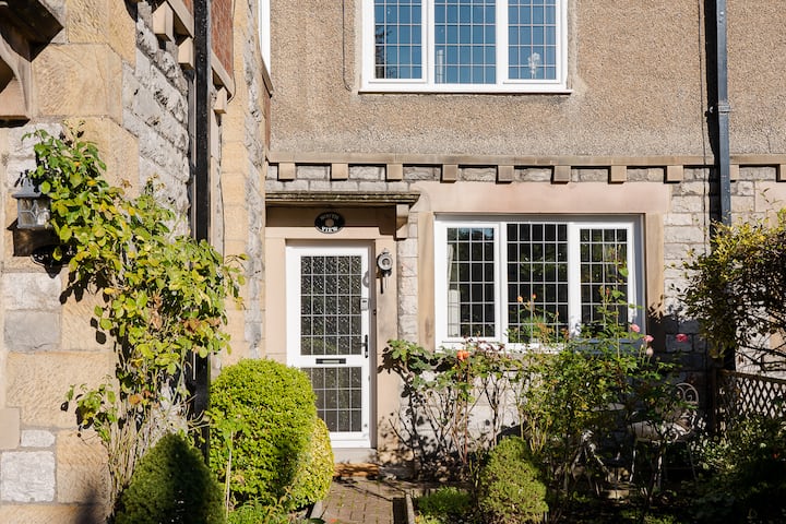 Sleeps 4 In Pretty Village Of Ashford In The Water - Derbyshire