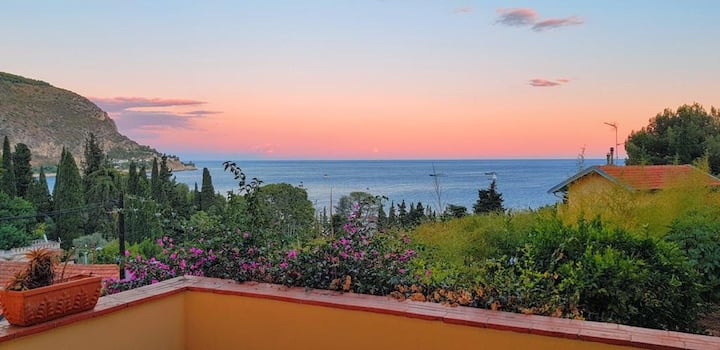 Family Getaway With Terrace And Sea View - Èze