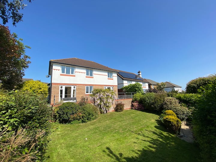 10 Minutes Walk To Beach & Free Parking (Sleeps 4) - Falmouth