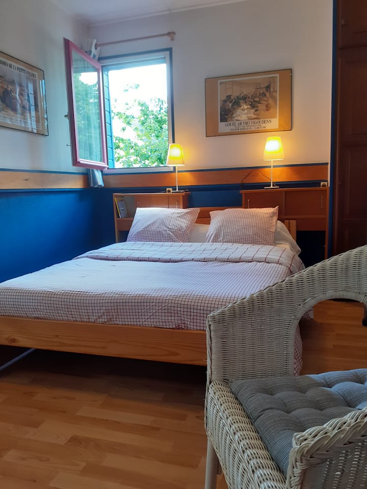 Studio-gîte Sur Jardin-terrasse " Les Brodeuses" - Plomeur