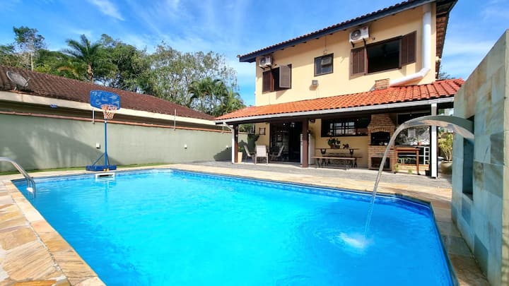 Casa Encantadora Com Piscina - Bertioga