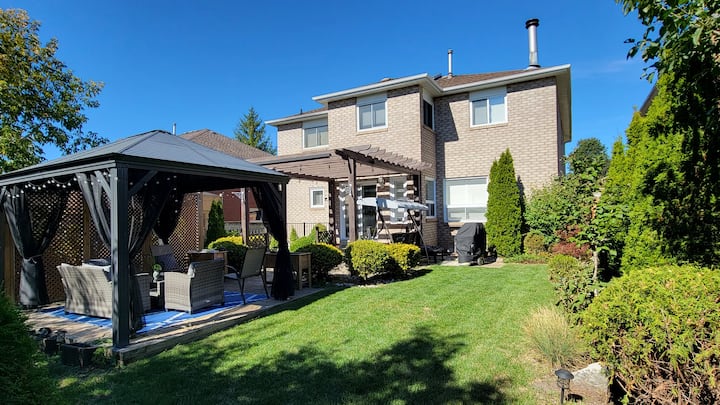 Adorable &Modern Guest Suite, Away From Your  Home - Oshawa
