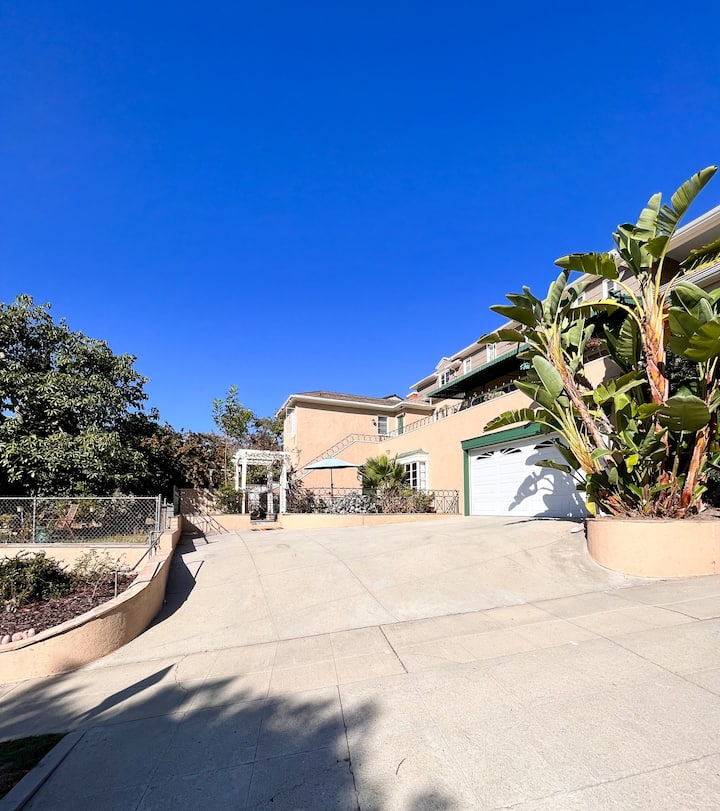 Adorable 1 Bedroom Suite With Separate Entry/patio - Aéroport de Los Angeles (LAX)