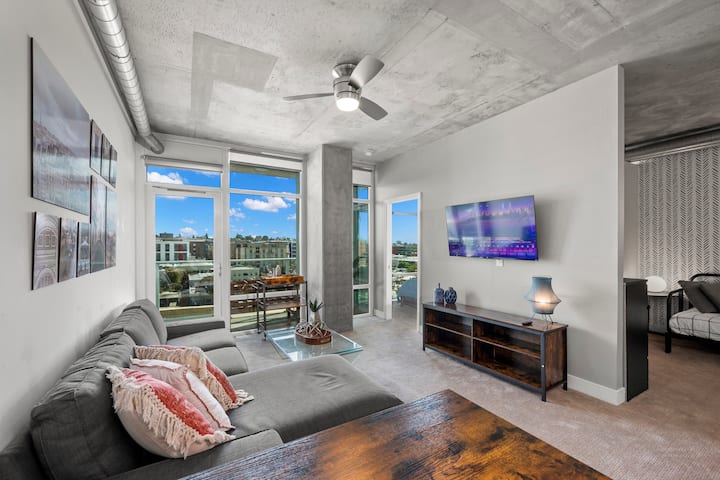 2 Beds Luxury Corporate Apartment In Downtown - Coronado, CA