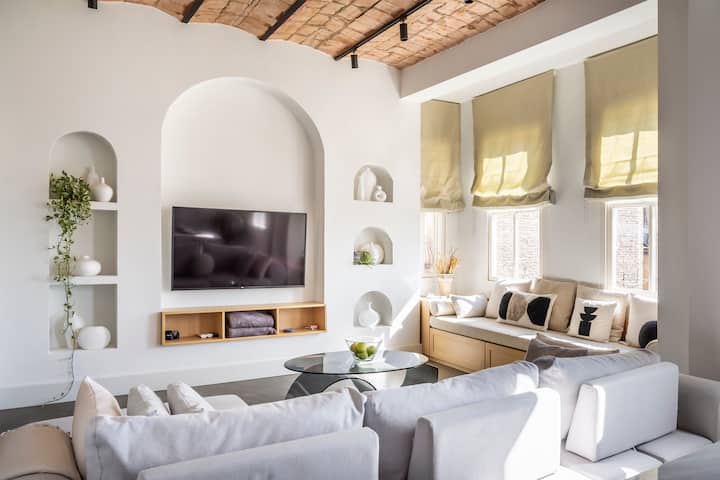 Luxurious Historical Apartment In Lively Beyoglu - İstanbul