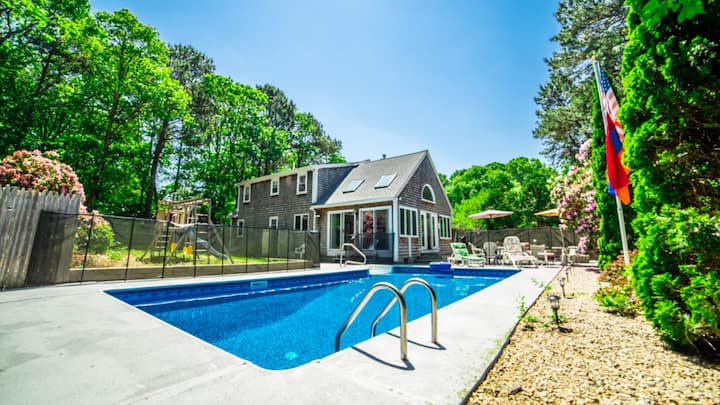 Beautiful Home W/ Pool, Fire Pit And Game Room! - Capo Cod, MA