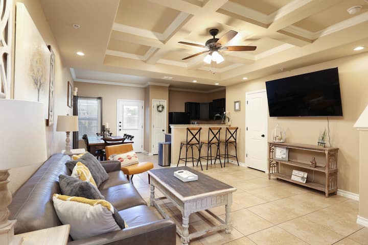 Randolph Afb & Sa Retreat-pet Friendly 5 Star Stay - San Antonio, TX