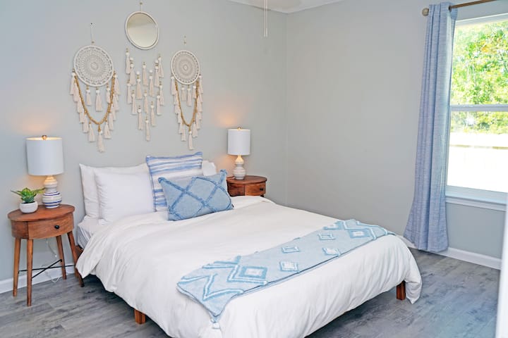 The Blue Pearl 6min To Downtown -Short Beachdrive! - Pensacola, FL