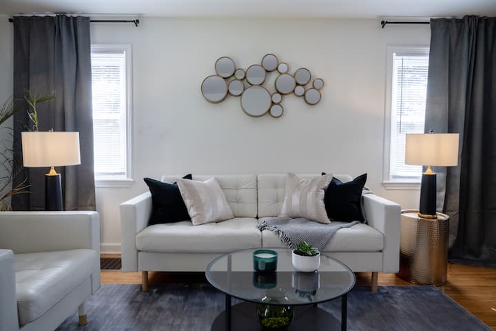 Lux Commons Luxury - Kansas City