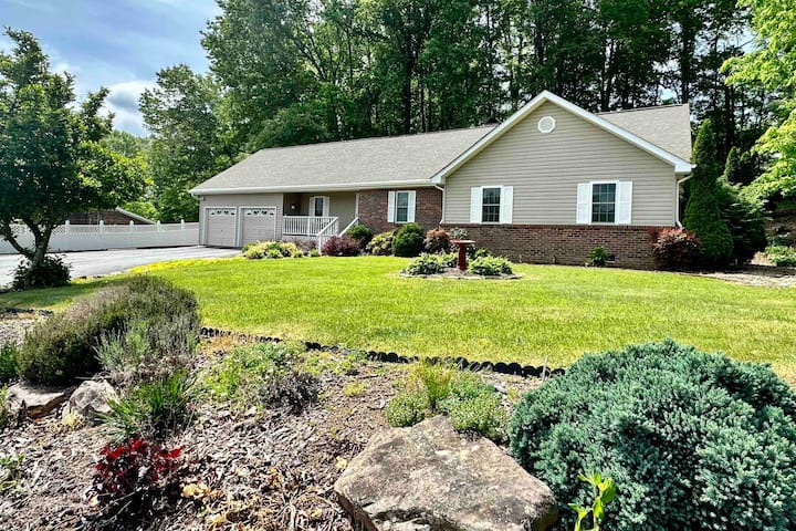 General’s Greenway Getaway - Brevard, NC