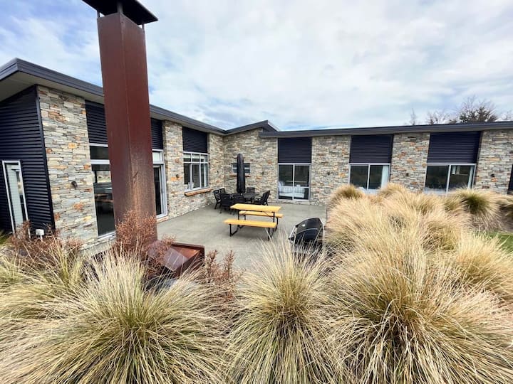 Big Rock - Lake Tekapo