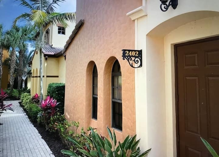 Luxurious 2 Bed/ 2.5 Bath Available For Rent! - Fort Myers, FL