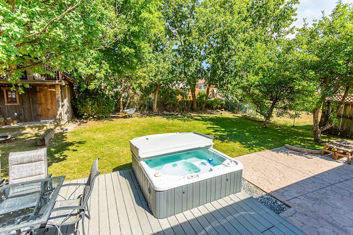Contemporary Luxury 4bd Home W/hot Tub-mississauga - Ontario