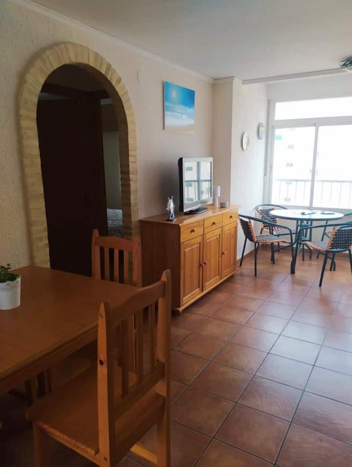 Comodo Apartamento,bien Ubicado, - Enguera