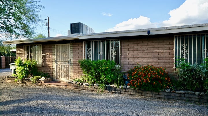 Cozy Desert Escape In Central Tucson - Tucson, AZ