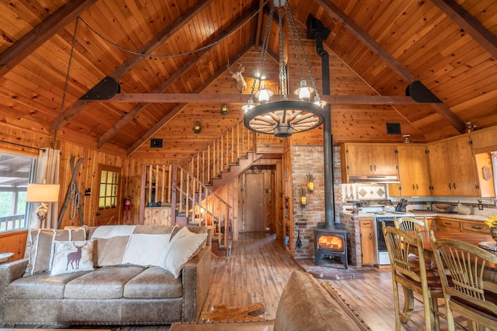 Mountain Meadow Cabin/hottub/fireplace/yosemite/bl - Bass Lake, CA