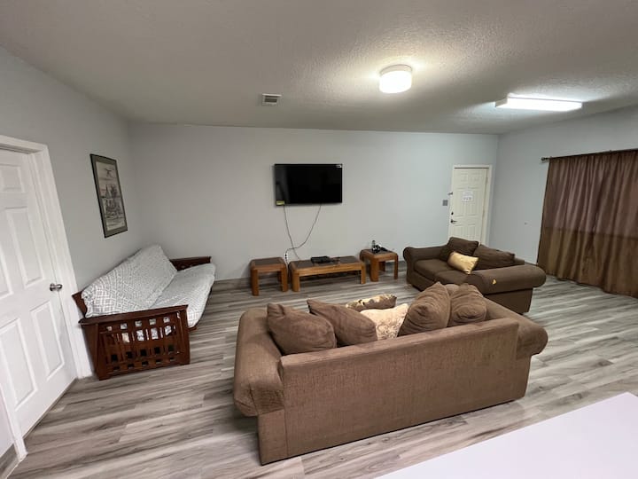 Charming Apartment With Kitchen - Aéroport George-Bush de Houston (IAH)