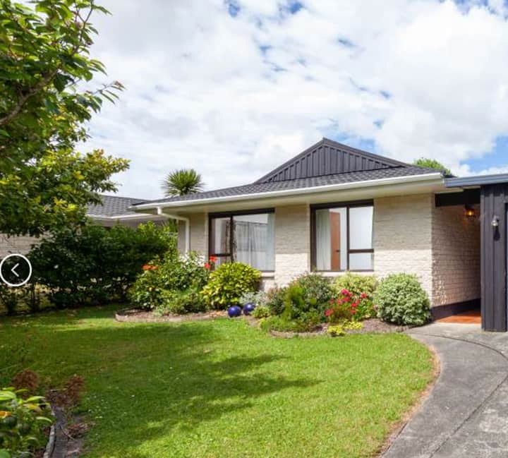 Central Warkworth House - Matakana