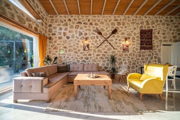 Havuz Olanağı Sunan Mükemmel Bir Villa Lantana - Turkey