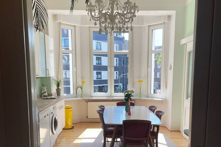 Helle Altbau-wohnung Mit Charme - Düsseldorf