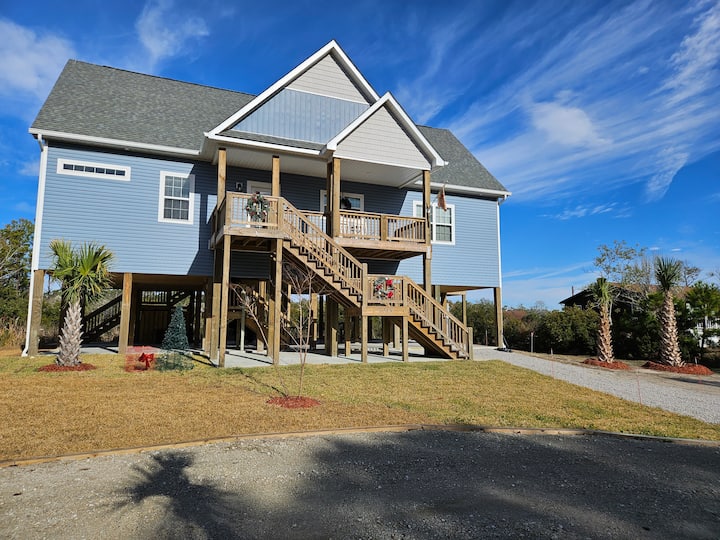Roc N Doc’s Retreat! With Built In Pool! - Emerald Isle, NC