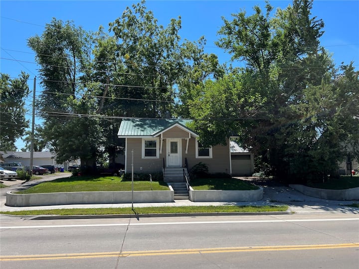 Walnut House - Cedar Rapids, IA