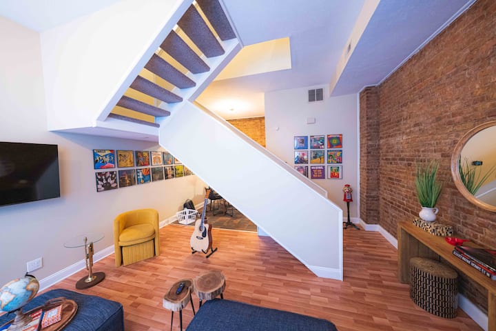 Bright And Hip 2br Condo In Heart Of Ohio City - Cleveland, OH