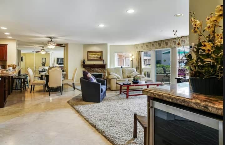 Gated Oceanfront Condo Just Steps From The Beach! - Oceanside, CA