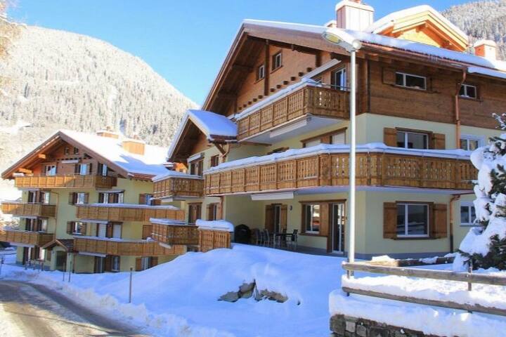 Modern, Cosy And Spacious Flat, Perfect Location - Klosters-Serneus
