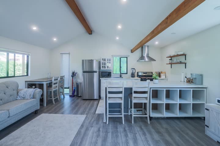 Modern 1br Home W/ Luscious Yard - La Puente, CA