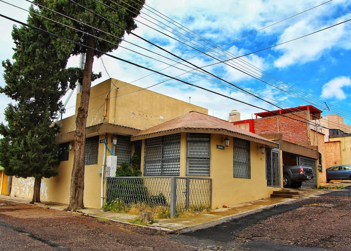 Casa En Excelente Ubicación En Zona Metropolitana. - Zacatecas