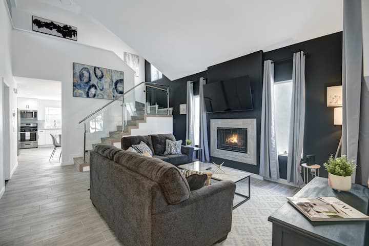 The Best Executive Home In Palm Desert!
4 Bedrooms - Rancho Mirage, CA