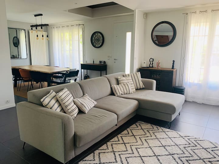 Maison Chaleureuse Avec Piscine - Mennecy