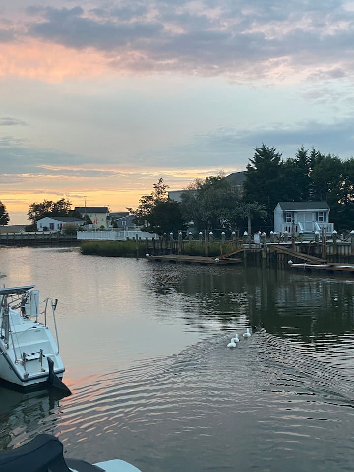 Home Mystic In Island. Waterfront Lagoon Retreat - Tuckerton, NJ