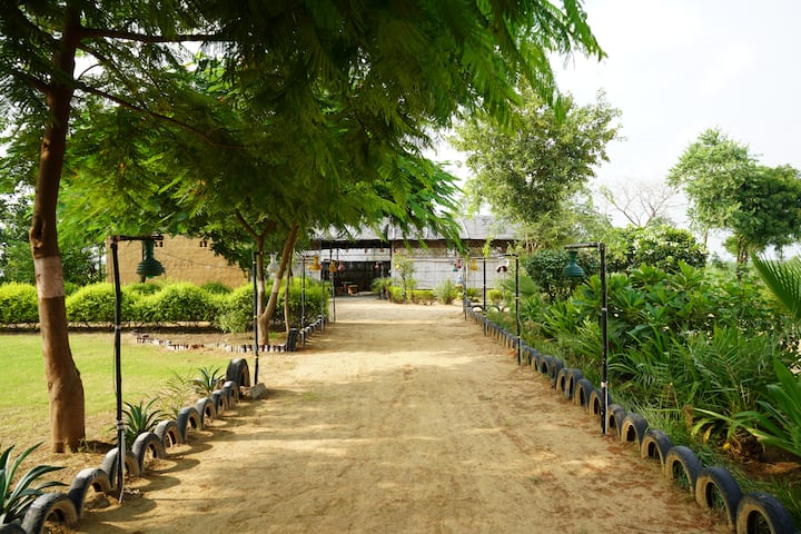 Leasure Retreat Private Farm House - Palwal