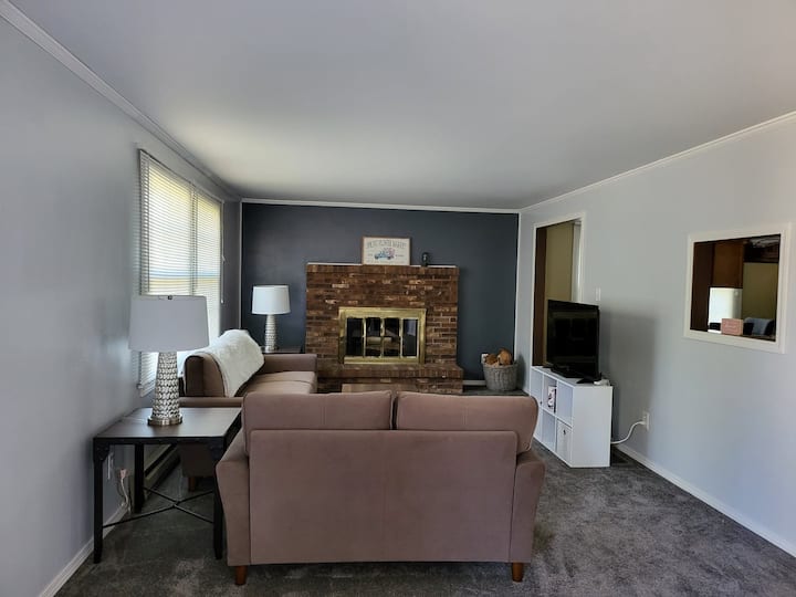 Bee-autiful Home Away From Home! - Lima, OH