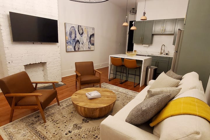 Vibrant Magazine St. 1bdrm Condo - New Orleans, LA