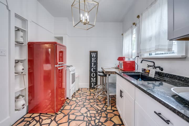 1926 Historic Duplex | Near U Of A | 1 Br | 1 Ba - Tucson, AZ