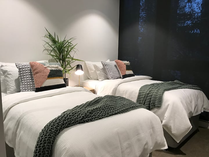 Modern 2 Bedroom Apt In Southbank With 2 Carparks - Melbourne