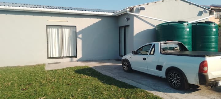 Cheerful 2-bedroom Home - Port Saint Johns