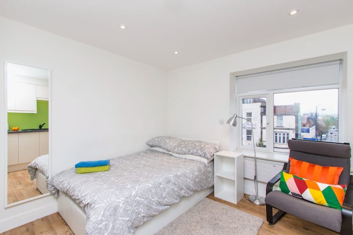 Budget Studio St Pauls Bristol - Bristol