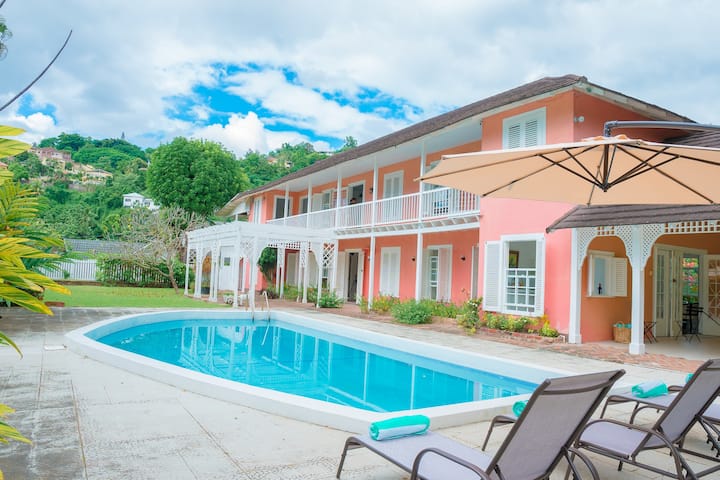 Spacious 3.5bdrm W/pool Ideal For Families&groups - Kingston