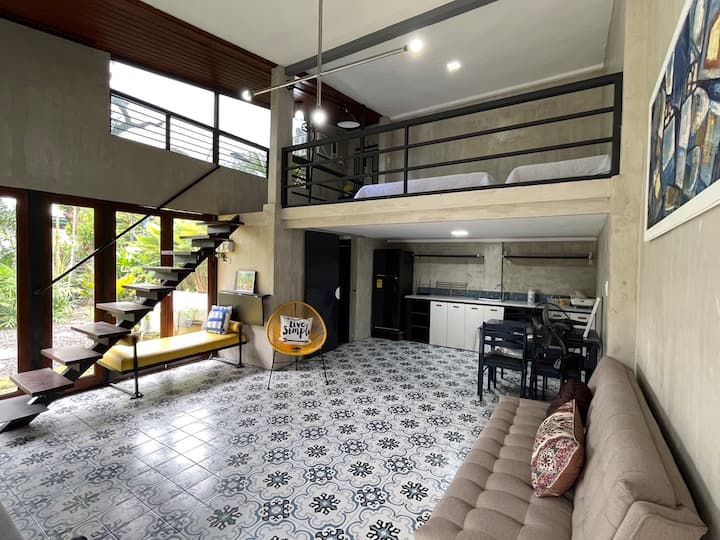 Stunning Loft W/garden View - Bacolod