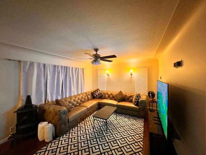 Cozy One Bedroom House - St. Albert