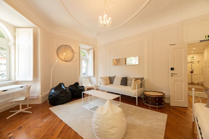 4-br Rental In Central Lisbon - Almada